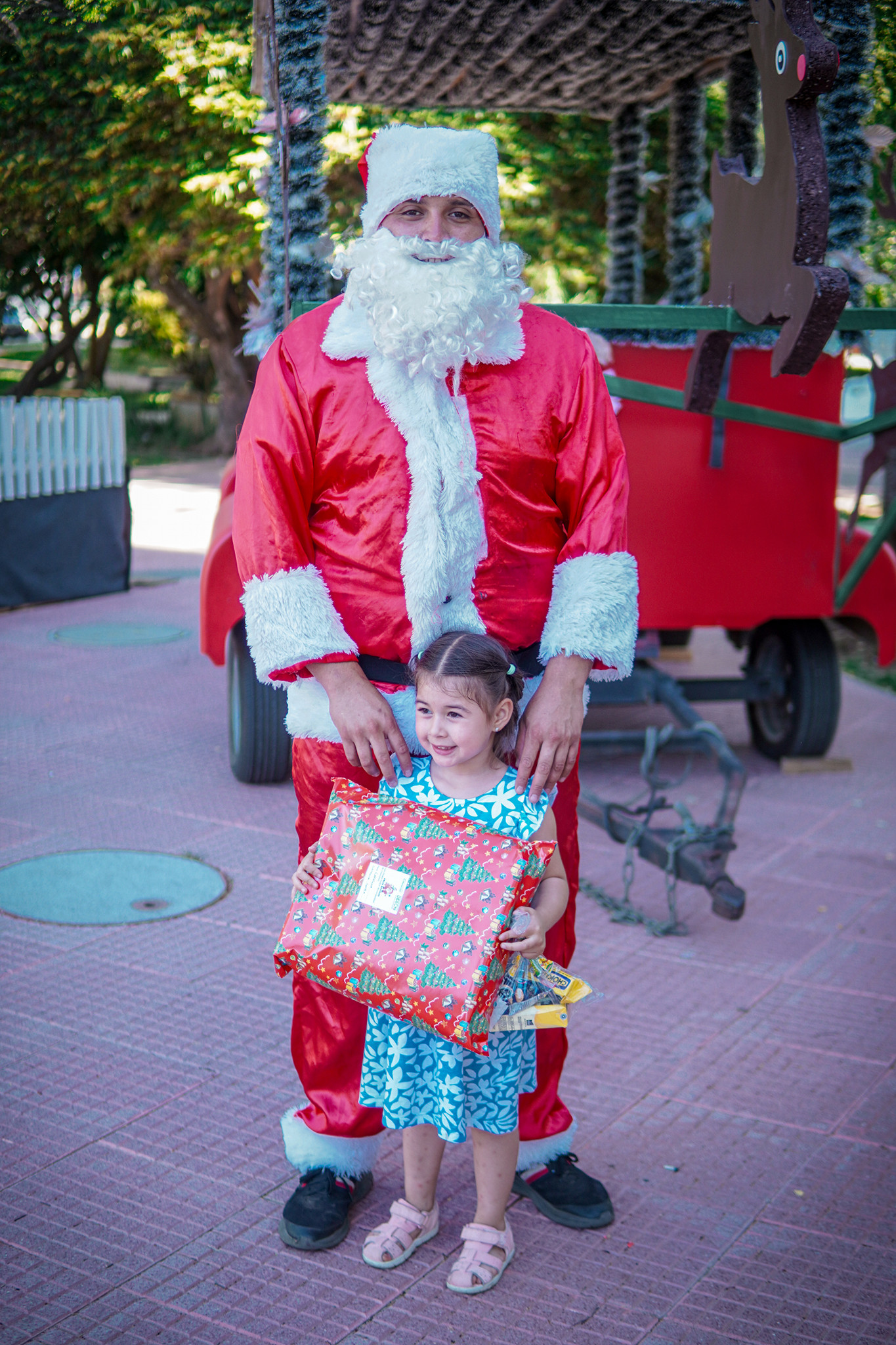 🎅 ¡Llegó la Navidad a Contulmo Centro! Entrega de regalos junto al Viejito Pascuero 🎁 ...